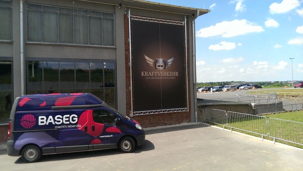 BASEG: Bannerlift I Werbelifter I Großformatdruck